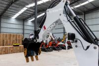 China Home Garden Diesel Engine New Hydraulic Small Chinese Excavator Digger for sale