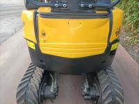 China 1.8ton Double Cylinder Household Crawler Mini Excavator With 230mm Rubber Track for sale