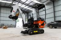 China Two Leg Proof 0.8 Ton Small Equipment Mini Excavator With Euro 5 Certification for sale