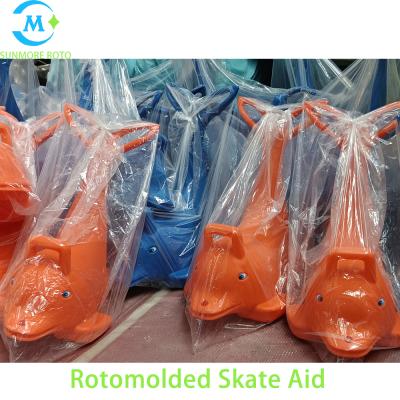China SUNMORE ROTO Rotomolded Dolphin Shape Skate Aid, Kids Anti-slip Ice Skating Trainer Plastic Skate Helper For Ice Rink for sale