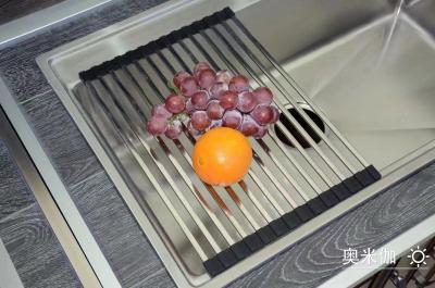 China DIY Customized Stainless Steel Single Bowl Handmade Sink With Accessories for sale