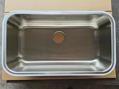 China Create a Modern and Functional Kitchen with a 30 Inch Undermount Kitchen Sink for sale