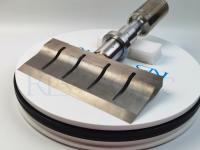 China 20Khz 500W Half Wave Ultrasonic Cake Cutting Machine 305mm Titanium for sale