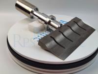 China 20Khz 500W Half Wave Ultrasonic Cake Cutting Machine 305mm Titanium for sale