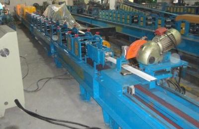 China PU Foamed Insulated Rolling Shutter Door Making Machine 3T Manual Uncoiler for sale
