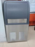 China Custom Durable Ice Making Machine 530 * 620 * 1060mm For Store for sale