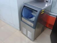 China 25kg Commercial Ice Maker Efficiency , Stainless Steel Ice Machine for sale
