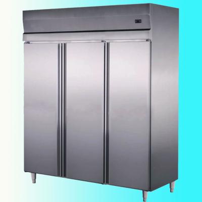 China Custom 3 doors Commercial Upright Freezer Energy Efficiency for sale