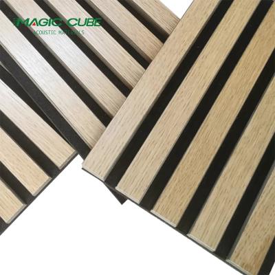 China Customized Akupanel Hout Vertical Timber Wooden Slat Wall Panel For Auditorium for sale