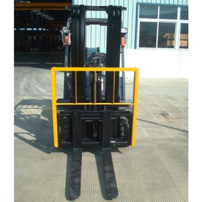 China Japanese Nissan K21 K25 Engine 3 Ton LPG Forklift for Steel and Rubber Handling Needs for sale