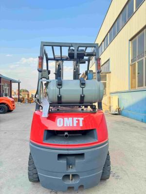 China Euro and Us EPA Emission Standard 2.5ton LPG Forklift with Japanese Engine Clamps for sale
