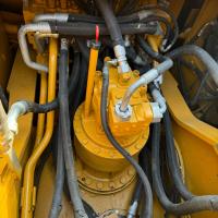 China Used CAT320D2 excavator with original hydraulic pump and overall soft steel design for sale