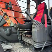 China Strong Power Used Excavator ZX200 with Original Hydraulic Valve and Soft Steel Design for sale