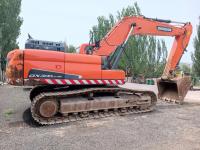 China Affordable DOOSAN DX300 Excavator and Energy-Saving for Crushing Used Hand Excavators for sale
