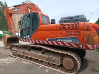 China Affordable DOOSAN DX300 Excavator and Energy-Saving for Crushing Used Hand Excavators for sale