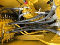 China Excavating 22 tons of durable hydraulic track type PC Komatsu 220 second-hand excavator at a low price and selling well for sale