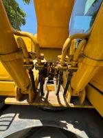 China Second-hand Komatsu PC220 Excavator with Fuel-saving and Working Systems at Affordable for sale