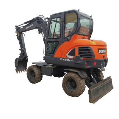 China Used Doosan Excavator Dx60w Super with High Slope Efficiency and Good Cab Sealing for sale