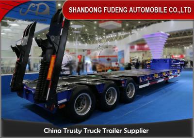 China 2 / 3 Axle Low Bed Semi Trailer 30 - 90 Tons Heavy Duty Machine Transportation for sale