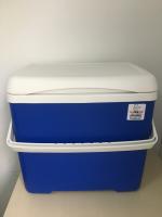 China 28 Liter Insulated Cool Box / Plastic Cold Storage Box For Household for sale