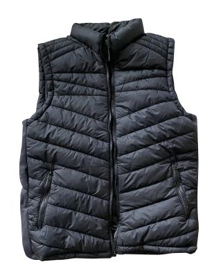 China Custom Men Winter Padded Down Vest 420T Nylon Warm Thick Zipper Waistcoat Outdoor Wear for sale