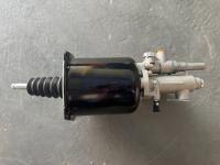 China Truck Spare Parts Chassis drive system Clutch Booster Cylinder DZ93189230200 For Shacman X3000 M3000 for sale
