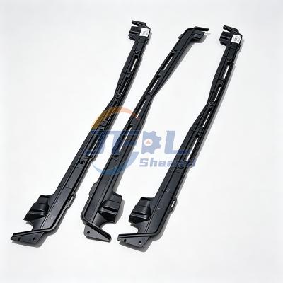 China Foton Auman EST Truck Spare Parts Upper Bumper Grille H4831013501A0 Bumper Air Intake Mesh for sale