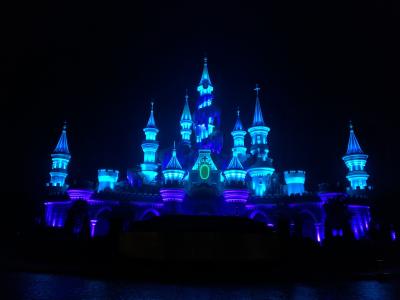 China High Brightness COB LED Stage Light 200W RGBW 4 In1 Magic Par For Fantawild Cartoon Castle Project for sale