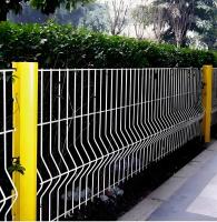 China Customized 3D Curved Welded Wire Mesh Fence Home / Outdoor V Mesh Security Fencing for sale