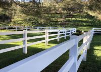 China 4 Rails Eco-Friendly Heavy-Duty UV-Resistant PVC Horse Fence for sale