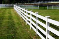 China 4 Rails Eco-Friendly Heavy-Duty UV-Resistant PVC Horse Fence for sale