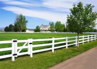 China 4 Rails Eco-Friendly Heavy-Duty UV-Resistant PVC Horse Fence for sale