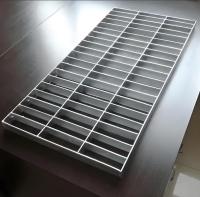 China Industry Hot Dipped Galvanized Welded Metal Stair Steps Steel Grating for sale