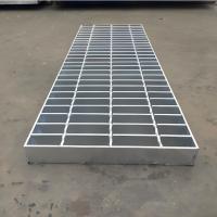 China S235JR Grip Strut Galvanized Steel Grating with 30mm Bearing Bar Pitch for Offshore Platform Walkways for sale