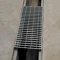 China S235JR Grip Strut Galvanized Steel Grating with 30mm Bearing Bar Pitch for Offshore Platform Walkways for sale
