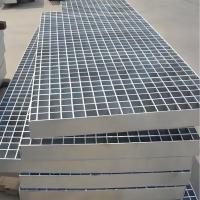 China Stainless Steel 304 Slip Resistant Galvanized Steel Grating with 40x5mm Bearing Bar for Stair Tread for sale