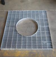 China Slip Resistant Galvanized Steel Grating Stair Tread Panel with 25x5mm Bearing Bars and Hot Dip Galvanized Surface for sale