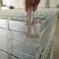 China Q345 Heavy Duty Galvanized Steel Grating Strong Load Bearing Anti Corrosion Platform Panel for sale