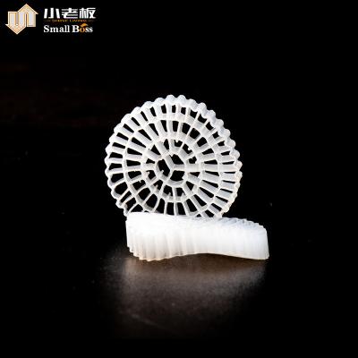 China Mbbr Aquarium Filter PE Plastic Material 1600M2/M3 For Fish Farming for sale