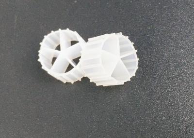 China High Biological Activity White Plastic Filter Media HDPE For Fish Pond for sale