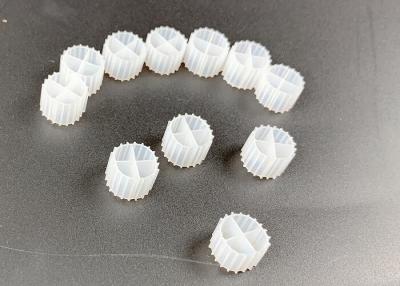 China MBBR White HDPE  IFAS Biological Filter Media 1000m2/M3 for sale