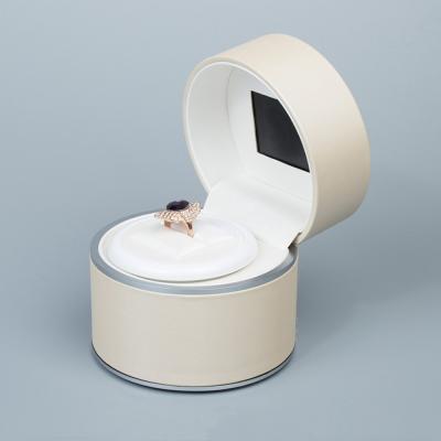 China Portable Lcd Ring Box Convenient Stylish For Wedding 2.4 Inch TFT Screen for sale