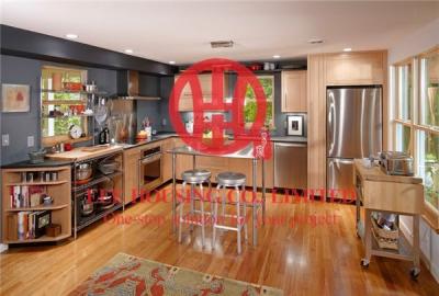 China Modern Elegant Solid Wood Kitchen Cabinet with Excellent Design and Quality for sale