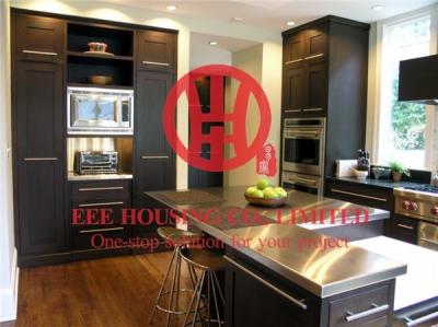 China Fashion Shaker-style Solid Wood Kitchen Cabinet with Excellent Design and Quality for sale