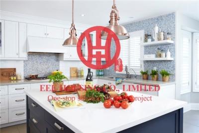 China Fashion Shaker-style Solid Wood Kitchen Cabinet with Excellent Design and Quality for sale