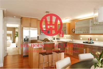 China Fashion Shaker-style Solid Wood Kitchen Cabinet with Excellent Design and Quality for sale