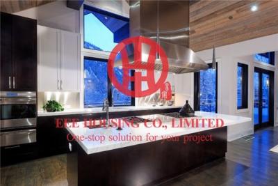 China Fashion Shaker-style Solid Wood Kitchen Cabinet with Excellent Design and Quality for sale