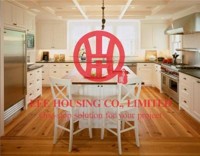 China Fashion Shaker-style Solid Wood Kitchen Cabinet with Excellent Design and Quality for sale