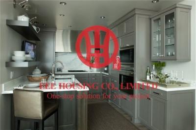 China Fashion Shaker-style Solid Wood Kitchen Cabinet with Excellent Design and Quality for sale