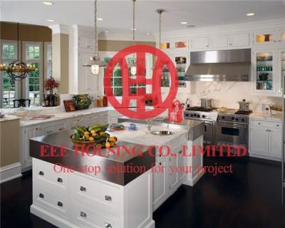 China Fashion Shaker-style Solid Wood Kitchen Cabinet with Excellent Design and Quality for sale